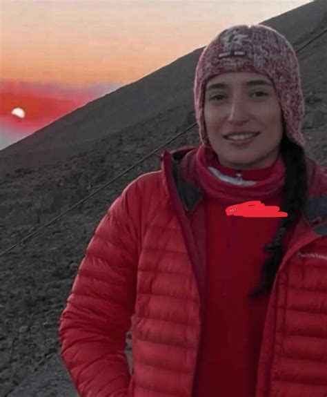 نگار جواهریان در بلندترین نقطه ایران ایستاد عکس