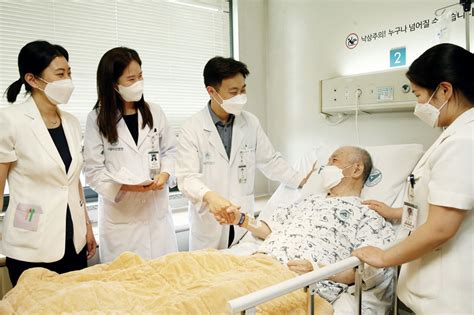 노년 환자 입원부터 퇴원 후까지 맞춤 진료… Ace팀 출범 의료 뉴스 서울아산병원 뉴스룸