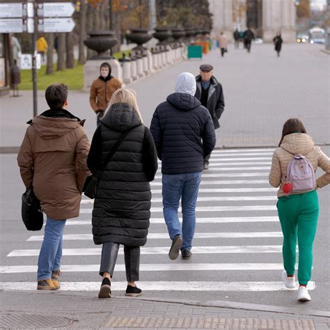 Отъезд населения и дыра в бюджете как Молдова выживет в 2024 году 03 01 2024 Sputnik Молдова