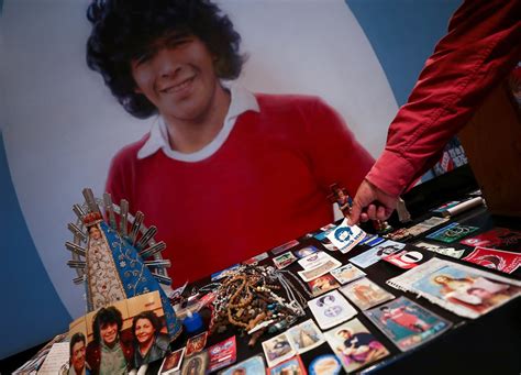 At World Cup Argentina Pay Tribute To Maradona On Anniversary Of His
