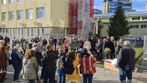 В Габрово откриха паметник на Никола Василиади дарител и патрон на професионалната техническа