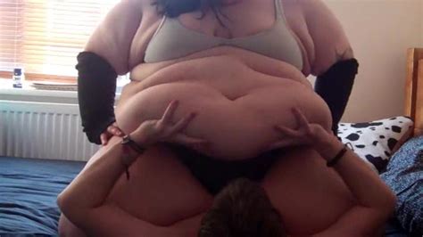 Squashing Ssbbw Squashing Belly Button Play