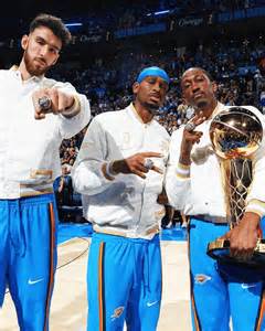 Nba官方晒新雷霆三少展示冠军戒指照：一组三巨头阵容！