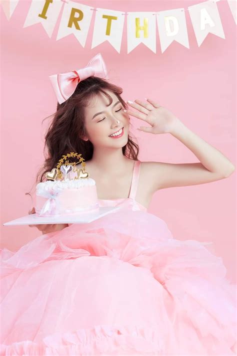 Hình Ảnh Gái Đẹp Chúc Mừng Sinh Nhật Tươi Mới Ngọt Lịm Tim
