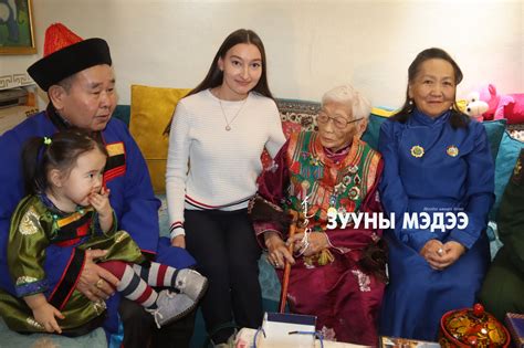 ФОТО Халх голын байлдааны түүхэн гэрч 100 настай буурайд хүндэтгэл үзүүлэв