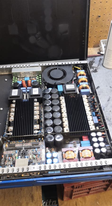 Powersoft Amplifier D2002