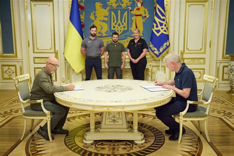 Україна підписала з Bae Systems угоду про співпрацю з локалізації виробництва озброєнь