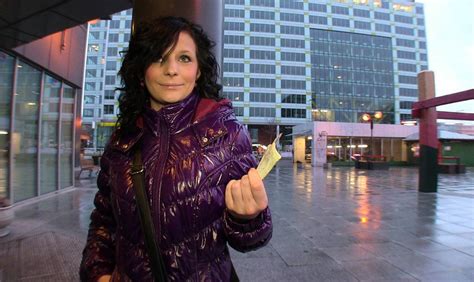 Lying Agent Convinced Blonde To Fuck On Command Public Agent