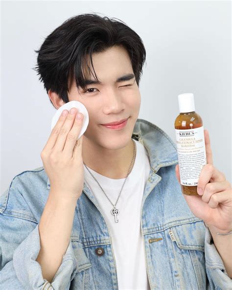 Ig โฟร์ท ณัฐวรรธน์ จิโรชน์ธิกุล ชอบคนหน้าใสขนาดไหน พูดออกมาค้าบบบบบบบ 😂💬 ใสให้ได Instagram