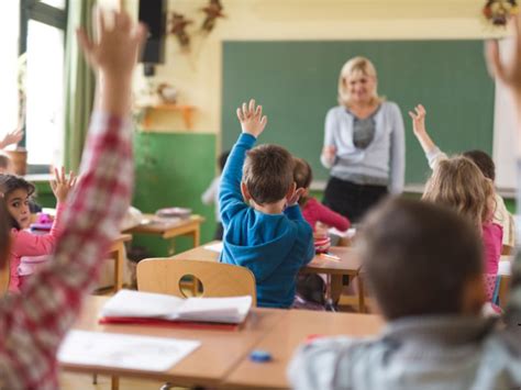 Учитељима првака писмо с којим можете сачекати родитеље првог дана школе Зелена учионица