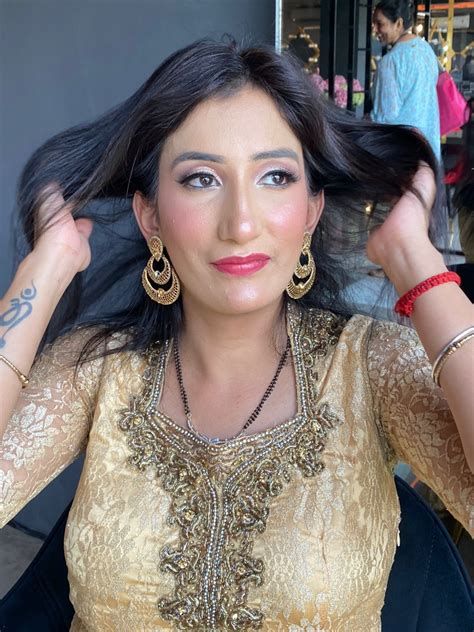 Priyanshi Singh Makeup Artist And Hairstylist Near Dwarka Delhi