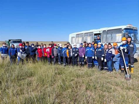 Бор Өндөр сумын иргэд 15га газраас 1 5 тонн хог хаягдал цэвэрлэлээ