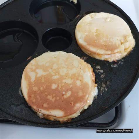 에그팬에서 만들어지는 치즈팬케익