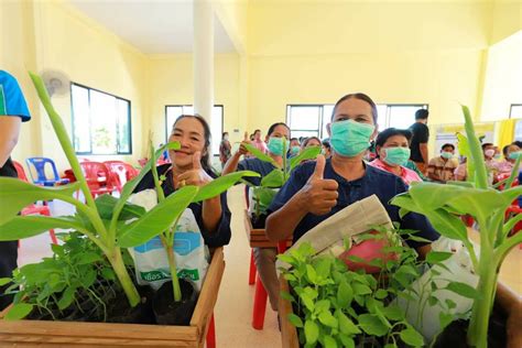 กรมส่งเสริมการเกษตร มอบกำลังใจ เมล็ดพันธ์ุพืชแก่ผู้ประสบอุทกภัย เรื่องเล่าข่าวเกษตร