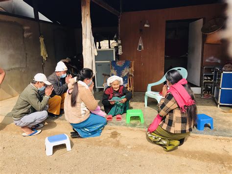 မိုင်းရှူးမြို့၌ အသက် ၈၅ နှစ်နှင့်အထက် သက်ကြီးဘိုးဘွားများအား ထောက်ပံ့ငွေများ ပေးအပ