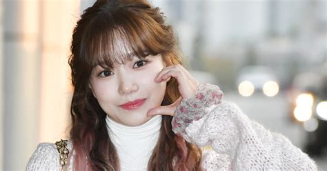 출국장 조유리 패셔니스타 다운 포즈 [포토엔hd]