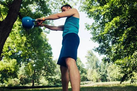 Скачать картинки Lempar Roket Mengombinasikan Gerak Dasar Site Pinterest Com стоковые фото