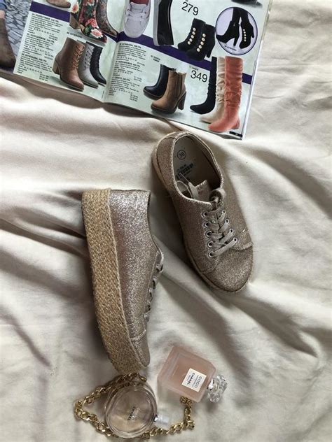 Золотисті еспадрільї на плетеній платформі 36 рр — ціна 450 грн у каталозі Кеди Купити жіночі