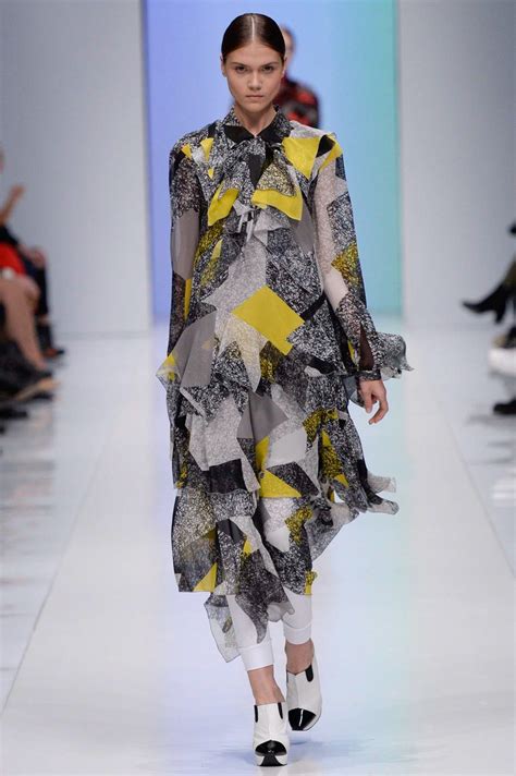 Viva Vox Russia Spring 2017 Collection Photos - Vogue Spring Ready ...