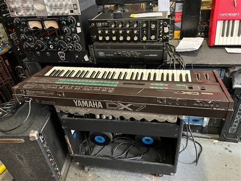 Dx7 Vintage Armens Original Yamaha Dx7 Synthesizer 61 Key Keyboard