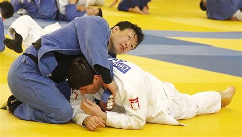 Олимпийн аварга Н Түвшинбаяр “Их дуулга” д ялагдлаа