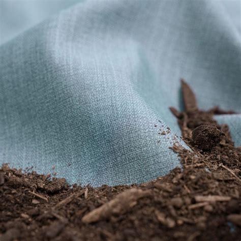 Open Source Remix Blender Works With Household Jars