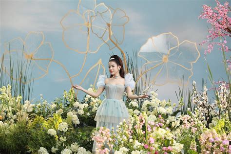 Nghe Ngay Ca Kh C M I C A N Ca S Xinh P Lyly M B O Thu V Lo T Caption S U P