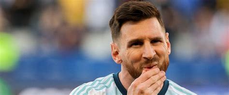 Barcelone Le Père De Messi Prend La Parole