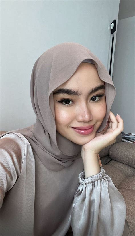 Pin Oleh Gita Nia Di Mademoiselle Gaya Hijab Inspirasi Gaya Wanita