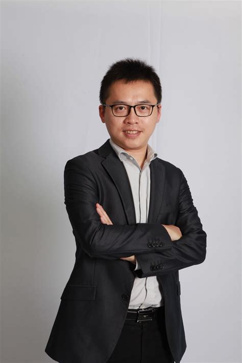 信达证券电子行业首席分析师方竞新基建下运营商5G投资超预期