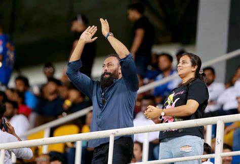 ඉන්දු ශ්‍රී ලංකා ප්‍රථම එක්දින තරඟය බලන්න ආ ඉන්දියාවම ආදරය කරන සුපිරි සිනමා නළුවා Photos