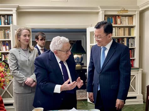 中国驻美大使谢锋会见美国前国务卿基辛格国际双方寿辰