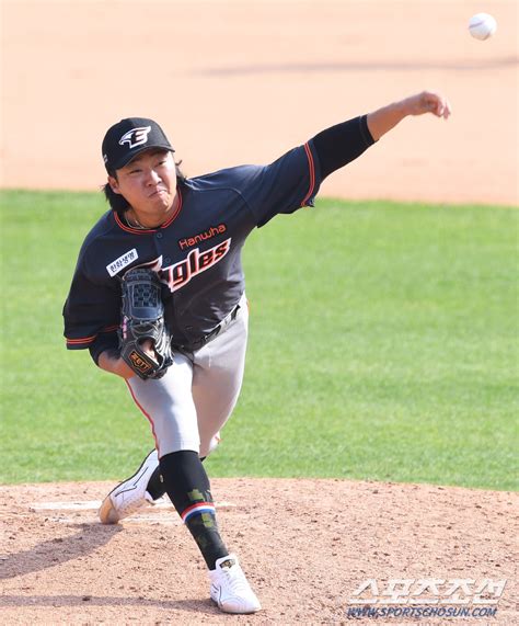 [포토] 김범수 장발머리 힘찬 투구