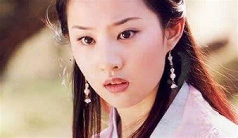 รวมรูปภาพของ 5 ลุคโบราณ “หลิวอี้เฟย” ที่งดงามที่สุด ทั้งชีวิตยอม “ถอด” แค่ครั้งเดียว สะเทือนทั้ง