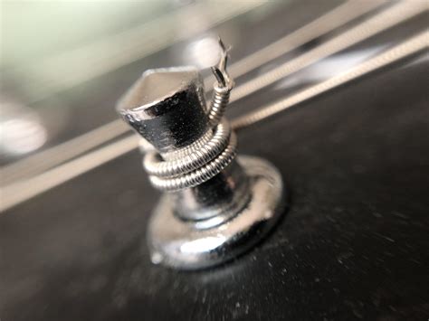 OC Guitar Tuning Peg 3 840x2 160 R MacroPorn