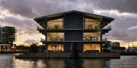 물 위에 떠 있는 집 현실로 다가오다 Heypop