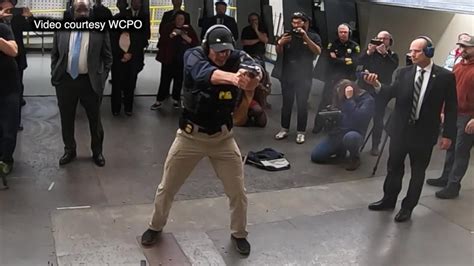 VIDEO ATF Agent Demonstrates How A Glock Switch Fires