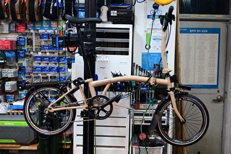 전주브롬톤 24 브롬톤 C라인 익스플로어 위드랙 미드핸들바 듄샌드 출고 전주 접이식자전거 폴딩바이크 미니벨로 전문점 전북 브롬톤 정식대리점 전주 바이크박스인후점