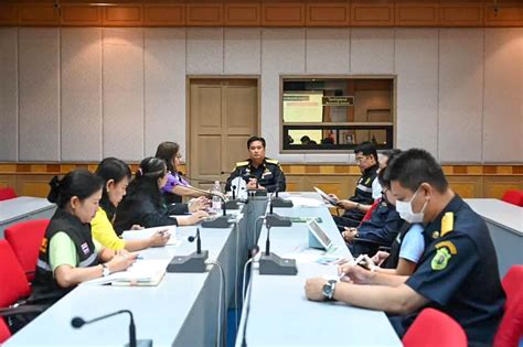 นายระพีภัทร์ จันทรศรีวงศ์ อธิบดีกรมวิชาการเกษตร และ ดร พงศ์ไท ไทโยธิน รองอธิบดีฯ มอบนโยบายสำนัก