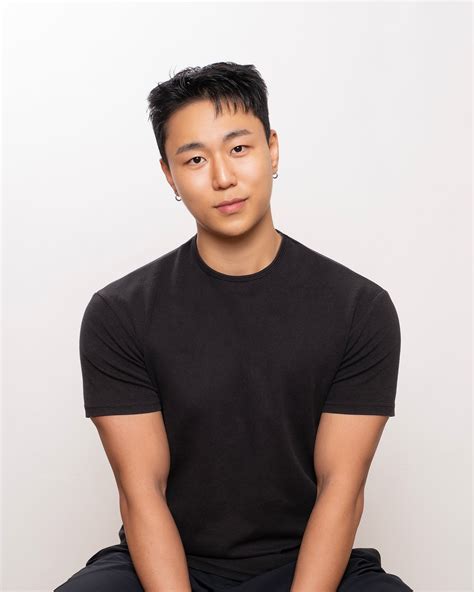 온플릭 맨즈헤어 인택 디자이너 🇰🇷 남자머리 다운펌 드롭컷 가일펌 필러스펌 아이롱펌 볼륨매직 Onfleek Taek