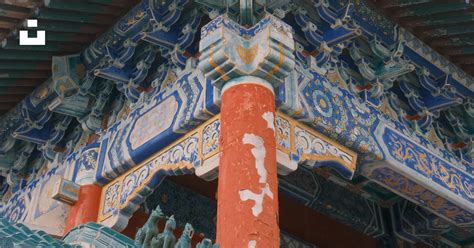 하늘을 배경으로 한 건물의 클로즈업 사진 Unsplash의 무료 건물 이미지