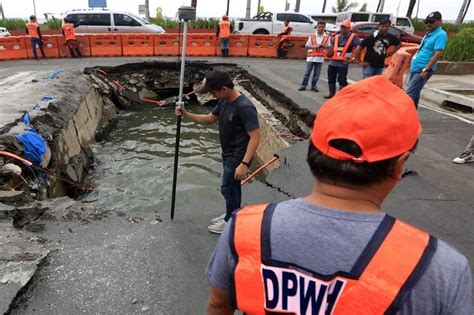 Watch Authorities Survey Collapsed Area On Roxas Boulevard