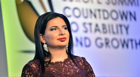 Дясната ръка на Ружа Игнатова се предаде в САЩ