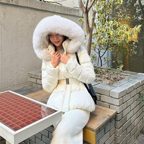 [아이 당일배송]리얼 폭스퍼 버클 벨트 덕다운 후드 숏 패딩 에이블리