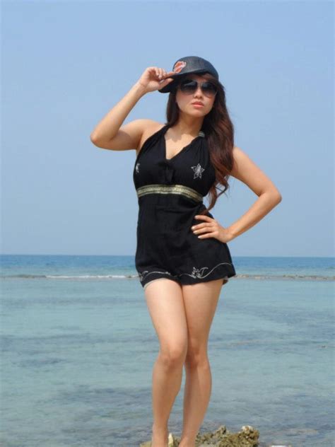 Hotsumpah Nih Cewek Bikin Pusing Kepala Bawah Gan Kaskus