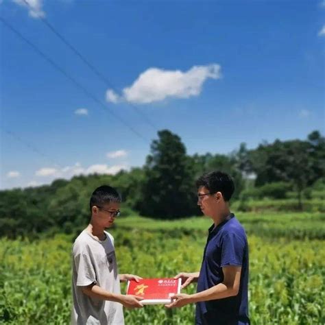 699分！大山里的16岁少年，收到北大录取通知书内蒙古14岁男孩收到北航录取通知韦多综合