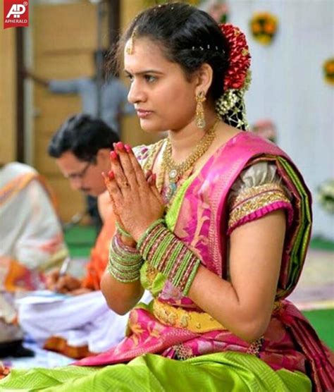 8 Hot Sexy Humpy Koneru Bikini Pics