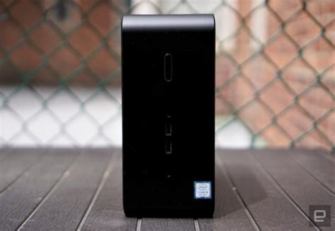 Intel S Nuc Extreme Is The New King Of Tiny Gaming Pcs