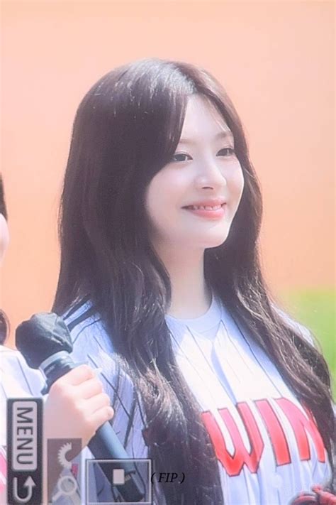 오늘자 비주얼 레전드찍은 스테이씨 세은 야구장 인스티즈 Instiz 이슈 카테고리