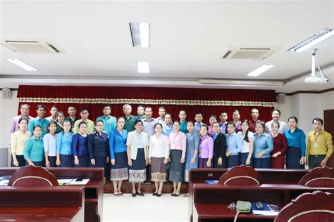 ພະນັກງານ ຄູ ອາຈານ ສະຖາບັນການເມືອງ ແລະການປົກຄອງແຫ່ງຊາດ